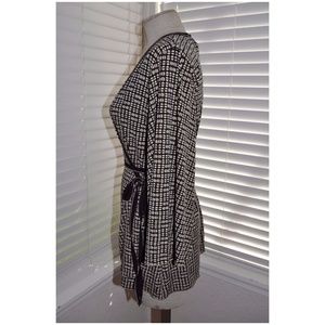 TravelSmith | Tops | Max Studio Travelsmith Geo Print Wrap Shirt E3 ...